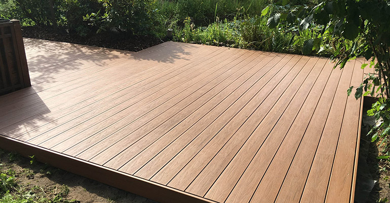 How to Choose and When to Replace a Garden Deck?